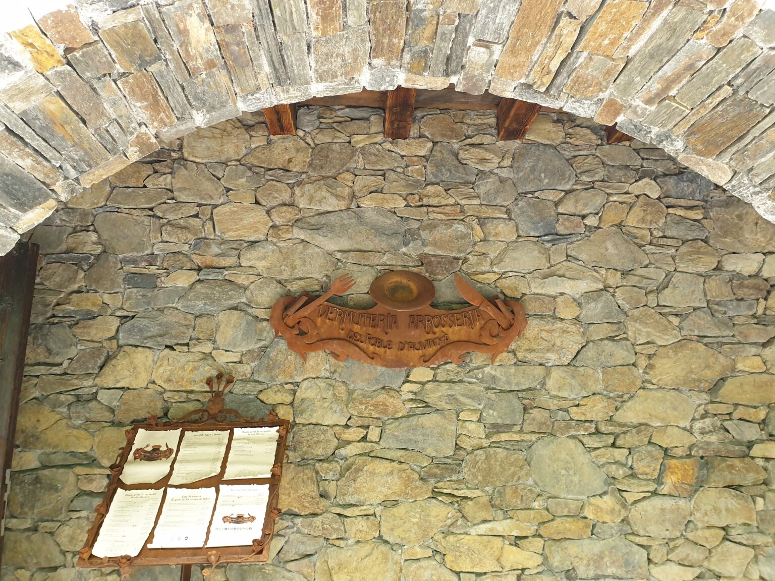 Auvinya, el pueblo medieval de Andorra ヅ